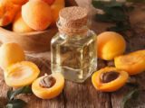 9 Amazing Benefits of Apricot Kernel Oil | Organic Facts