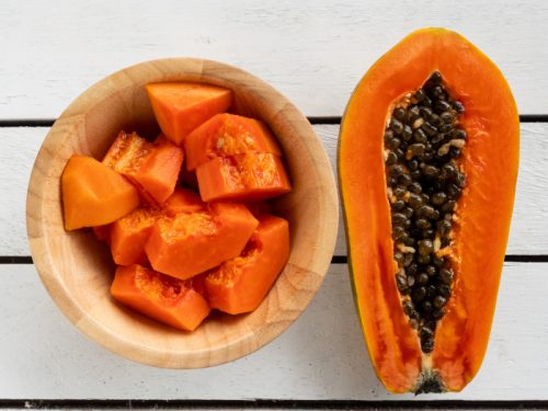 A Step-by-Step Guide To Cut A Papaya | Organic Facts