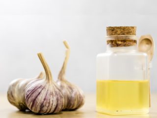 18 Amazing Benefits of Drinking Garlic Juice | Organic Facts