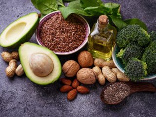 Top 11 Foods High in Polyphenols | Organic Facts