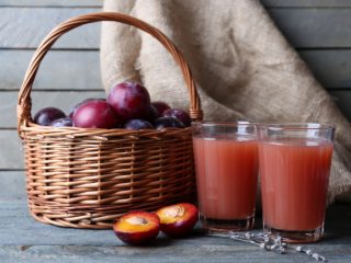 7 Surprising Benefits of Plum Juice | Organic Facts