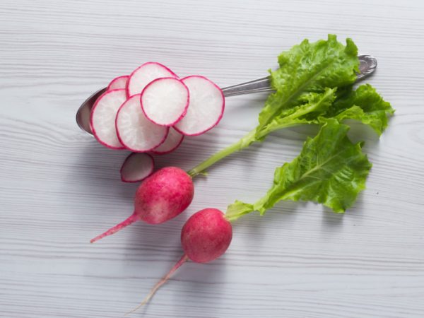 6 Amazing Benefits of Radish Greens | Organic Facts