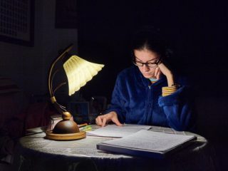 Dim Light Affects Memory And Learning | Organic Facts